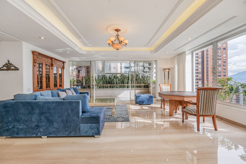 Incredible Medellin Palace With Indoor Pool - Medellín