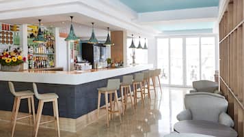 2 bares/lounges