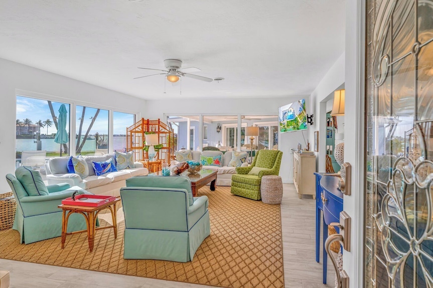 Serenity - 5bed/3bath Single Family - Large, Luxurious, Open Water View - Marathon, FL