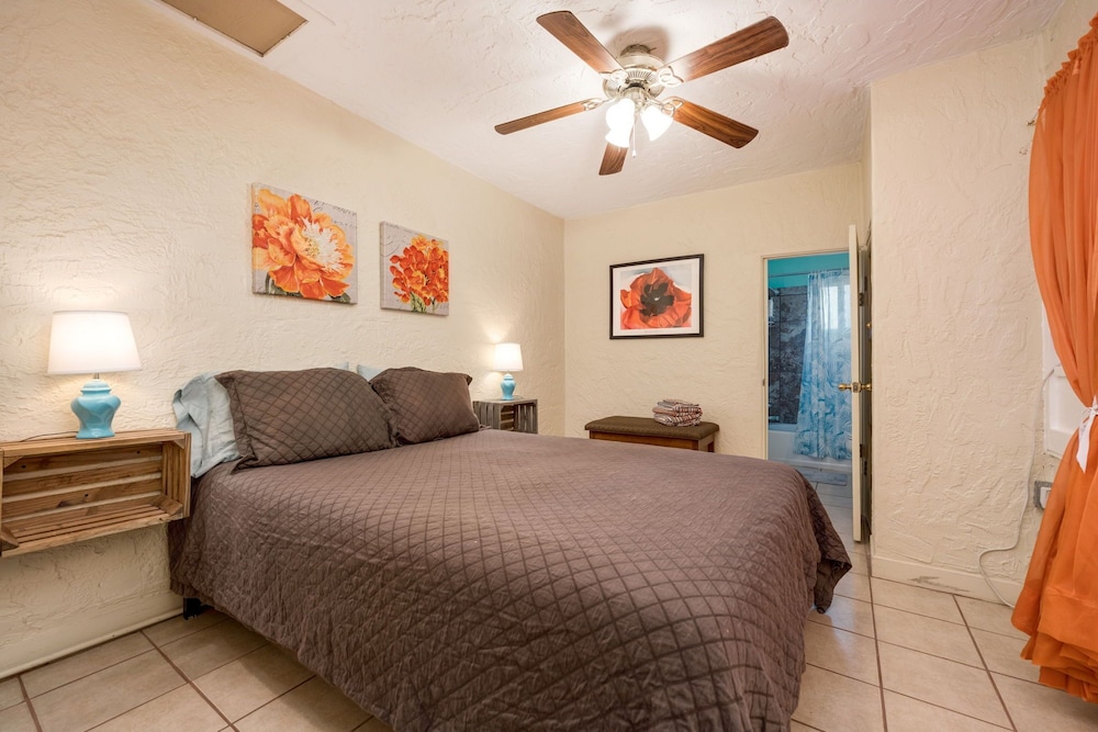 Casa De Colores - Cheerful 1 Bed, Full Bath House - Truth or Consequences, NM