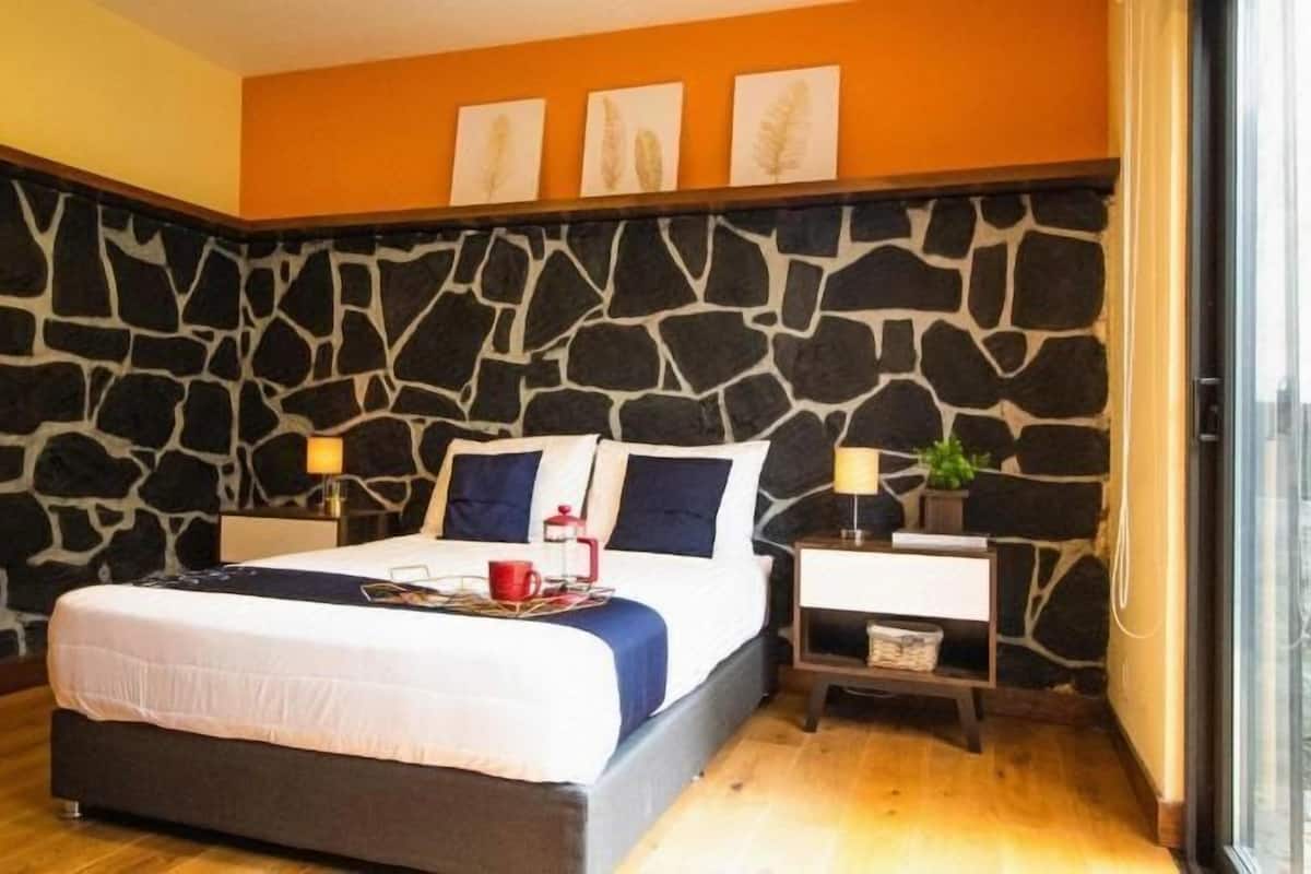 Cortinas/cortinados opacos, ferro/tábua de engomar, Wi-fi grátis
