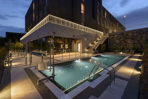 Piscina exterior sazonal