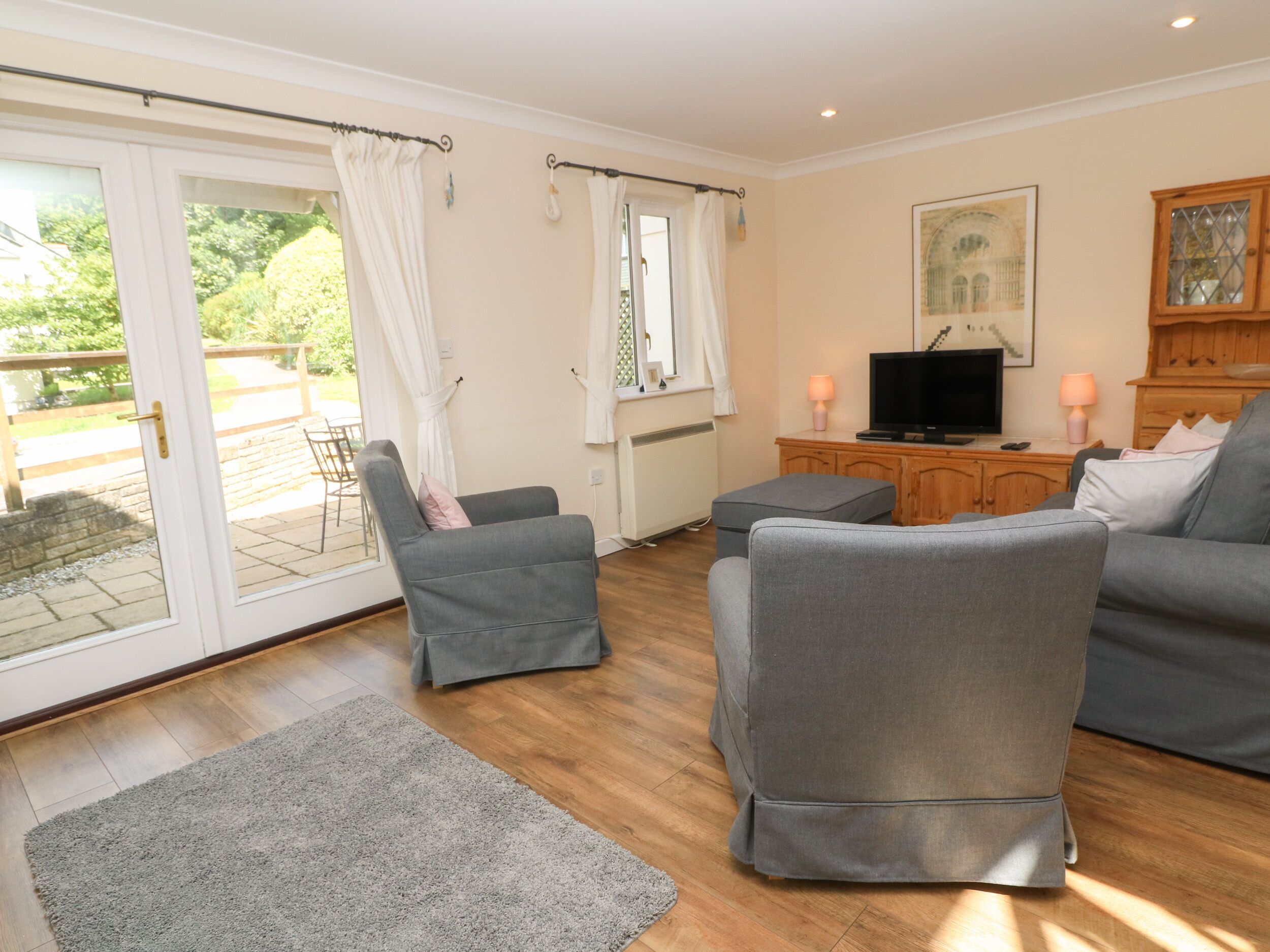 Blackbird Cottage, Pet Friendly, Country Holiday Cottage In Falmouth - Falmouth