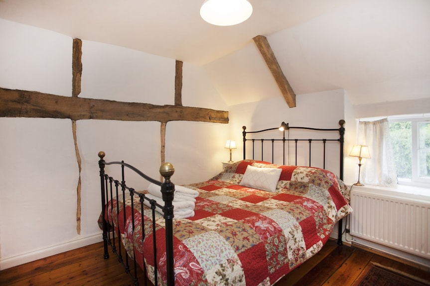 A Self Catering Cottage That Sleeps 4 Guests In 2 Bedrooms - Blakeney