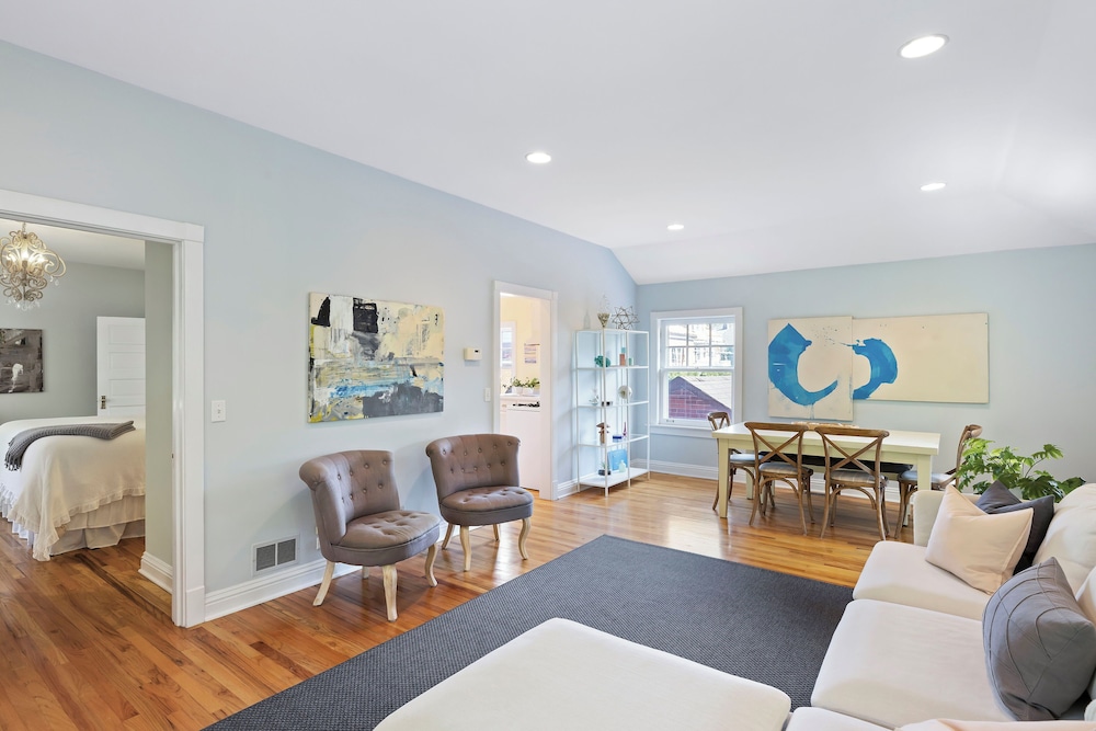 Historic Coach House In Evanston One Block To Beach And Close To Town And Nu! - Albany Park - Chicago