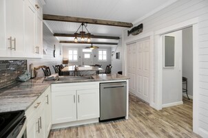 Casa, várias camas (Set Sail at 5) | Cozinha privada