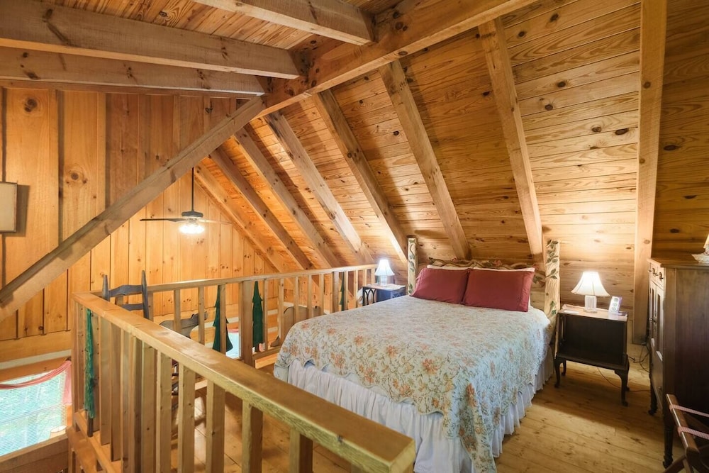 Deck, Jetted Tub, Wi-fi, Near National Park - Townsend, TN