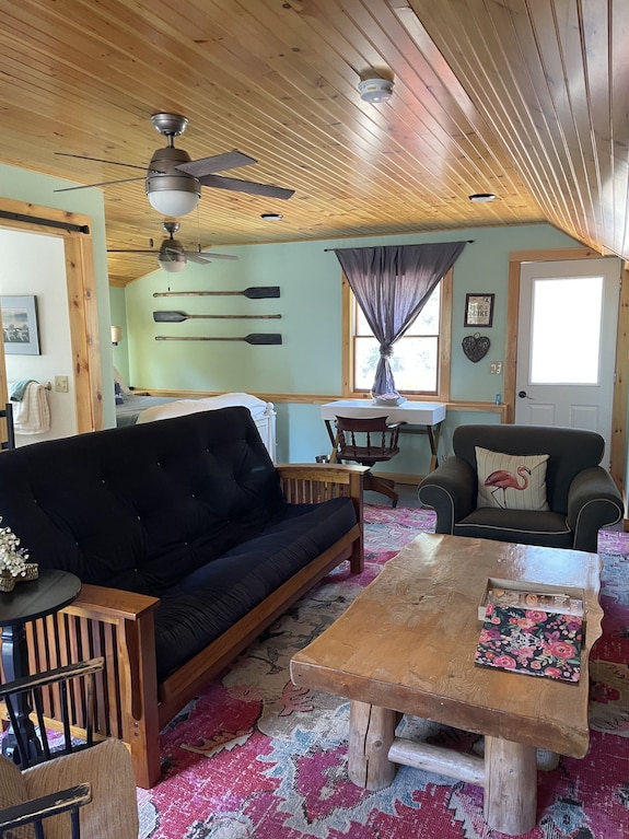 Saranac Lake Adirondack Modern Loft-fire Pit, River Access, 100 Acre Forest - ニューヨーク州