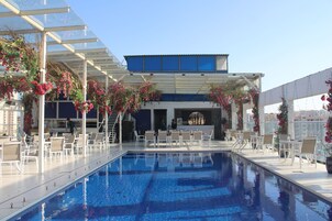 Piscina exterior sazonal 