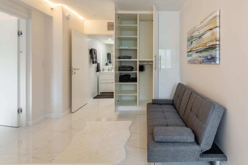 Beachfront Stunning 2 Bed 2 Bath W/ Free Parking - 南海灘