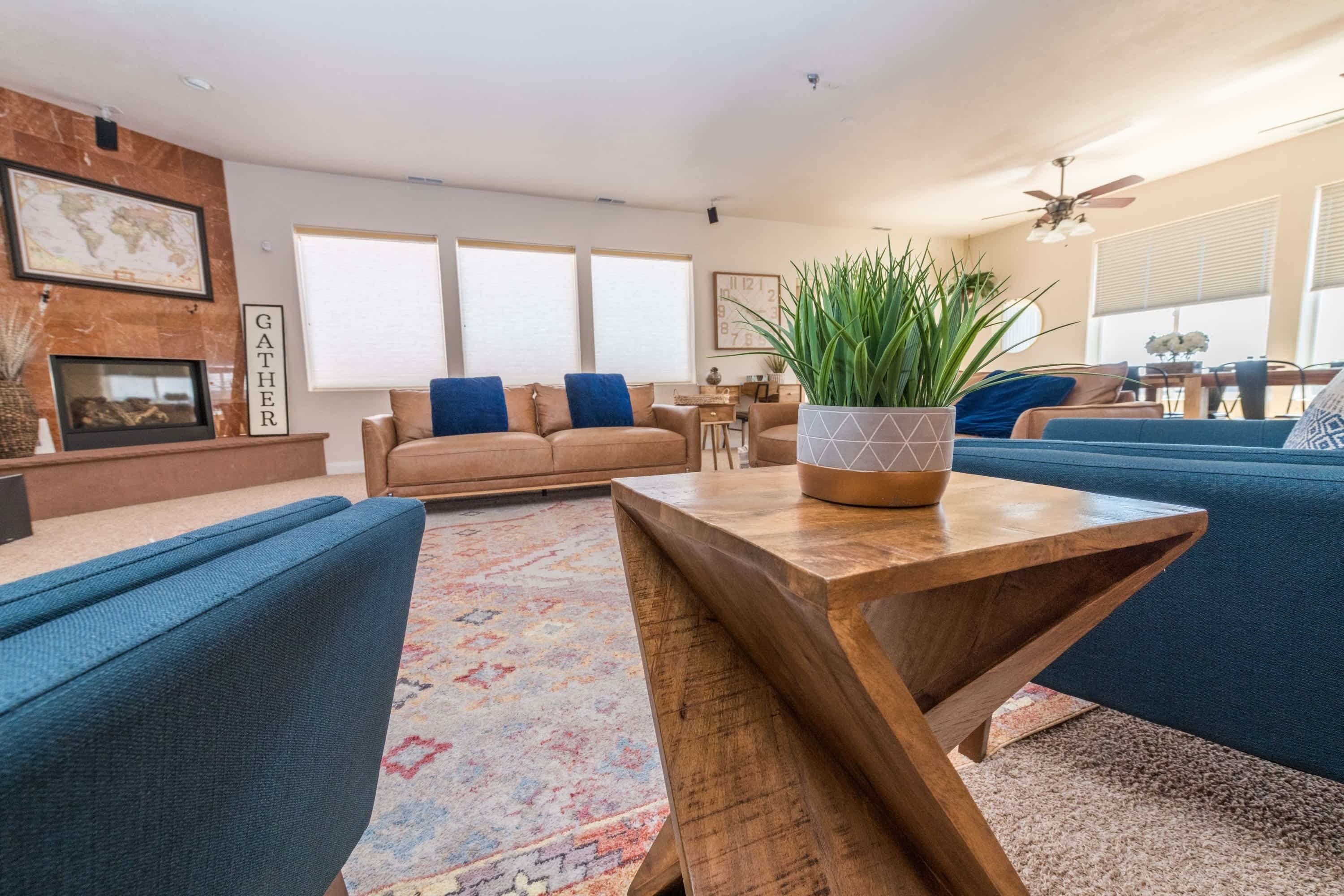 Kanab Family Retreat Near Zion, Bryce And The Grand Canyon! Theater & Hot Tub! - Kanab, UT