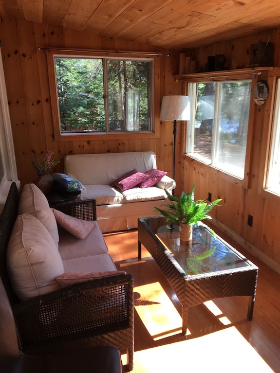 Riverfront Cottage - New Brunswick