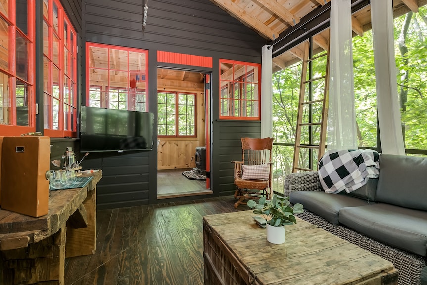 Lakewood Lux Property - Dune Buggy Cottage At Treetops - Hot Tub - Saugatuck, MI