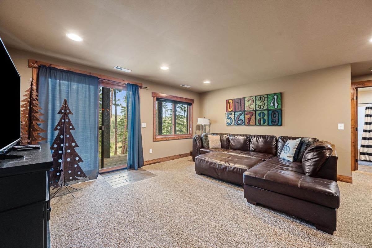 Gray Goose Lodge - Private Back Deck, Hot Tub And - Lead, SD