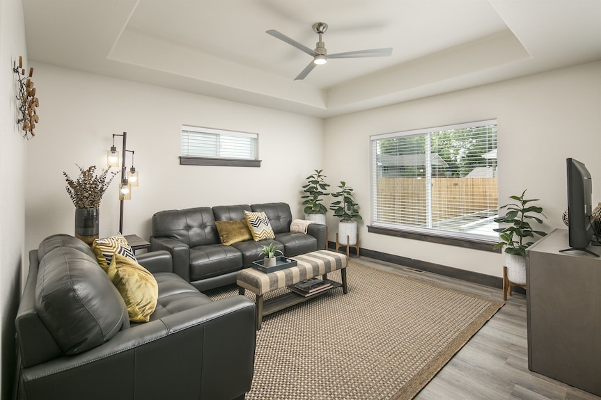 Carl's Nest ~ Downtown Loveland - Loveland, CO