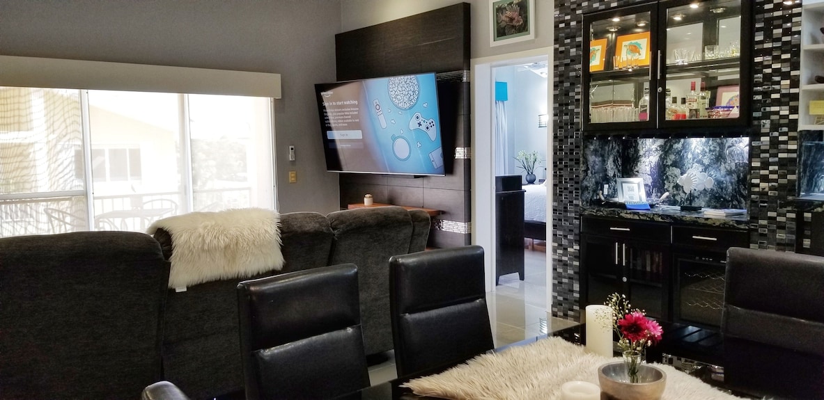 Luxury 3 Bedroom Penthouse 1 Block From The Water - Cozumel