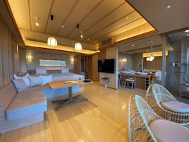 Suíte clássica, para não fumantes, vista para a montanha | Roupas de cama premium, edredons de pluma, cofres nos quartos