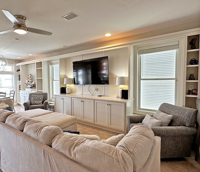 Private Pool. The Yacht Club. Sleeps 20. - Gulf Shores, AL