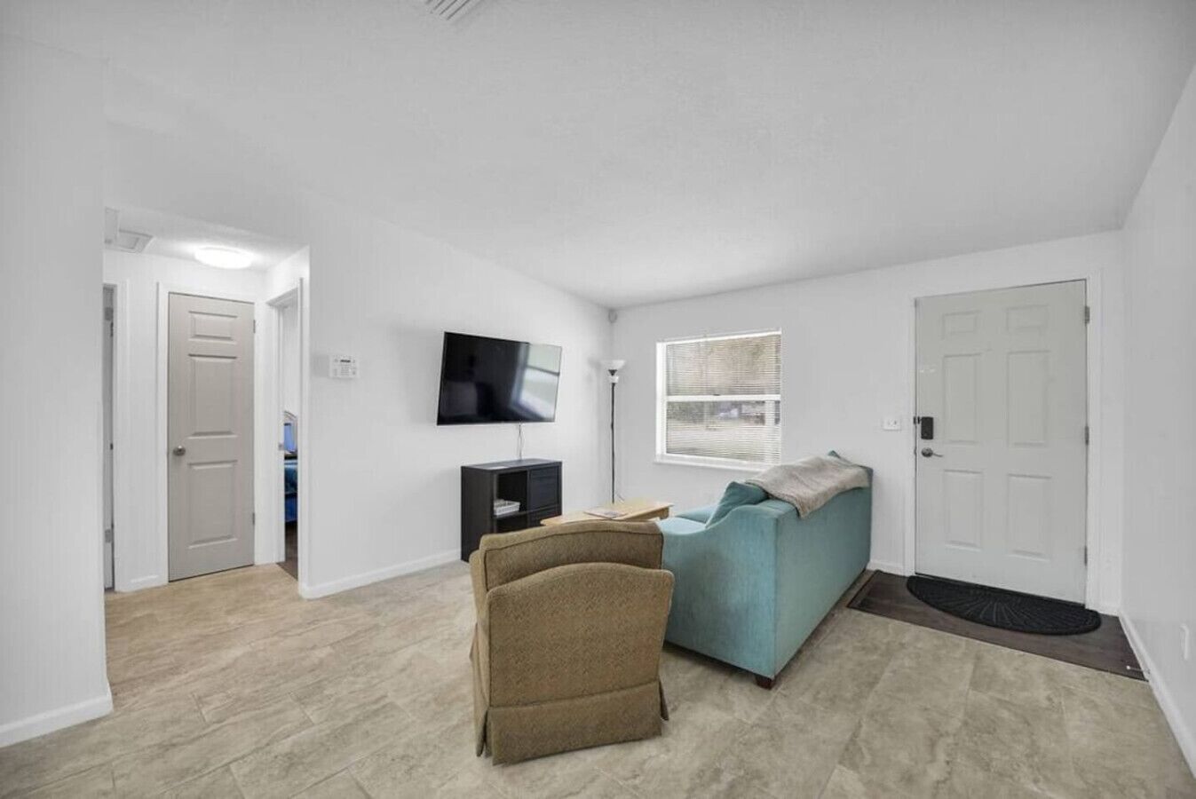 ~Lots Of Truck Parking_sleek Home_sleeps 10~ - Jacksonville, FL