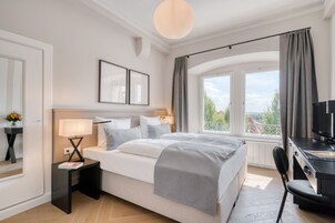 Quarto Duplo Signature | Roupa hipoalergénica, edredões de penas, com decoração personalizada 
