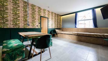 Apartamento superluxo, banheiro privativo | Parte interna