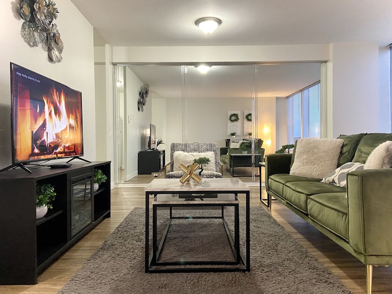 Luxurious Apt, W/ Pool And Gym Monthly Stays40% Off! - Michigan