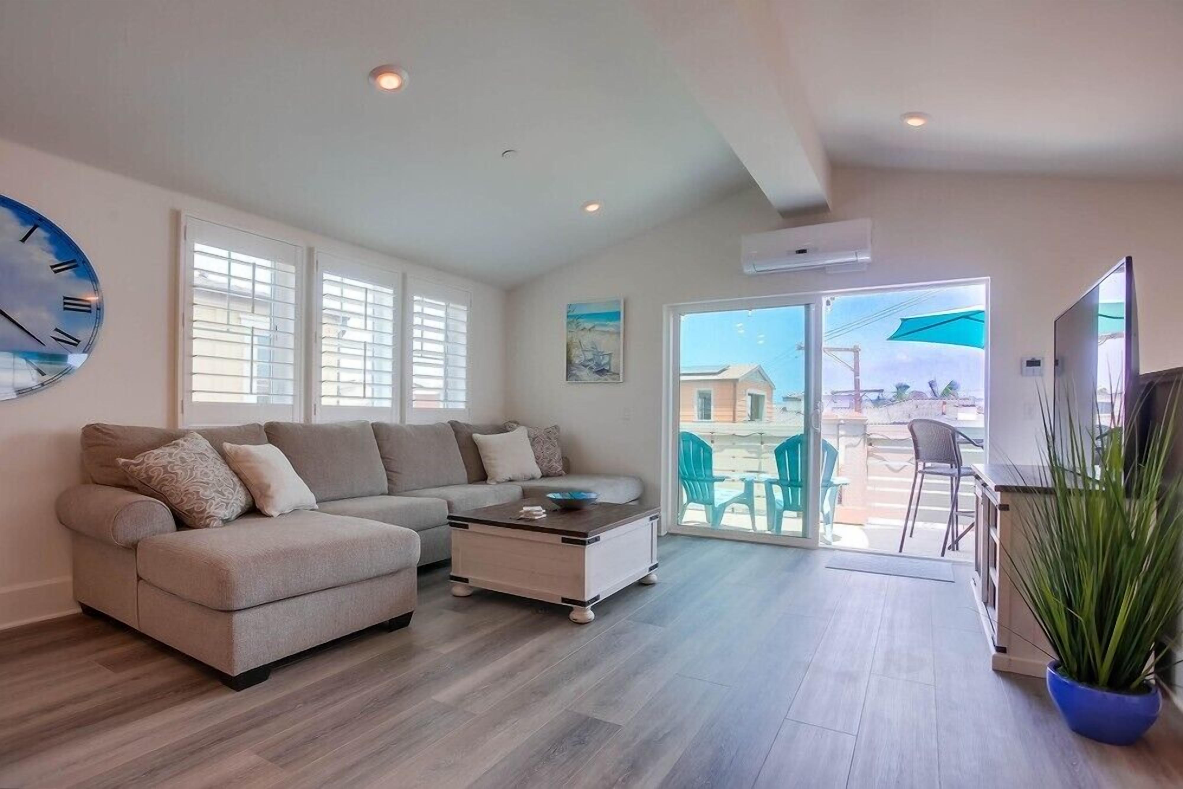 Water View Penthouse Just 1 House To Bay! - San Diego, CA