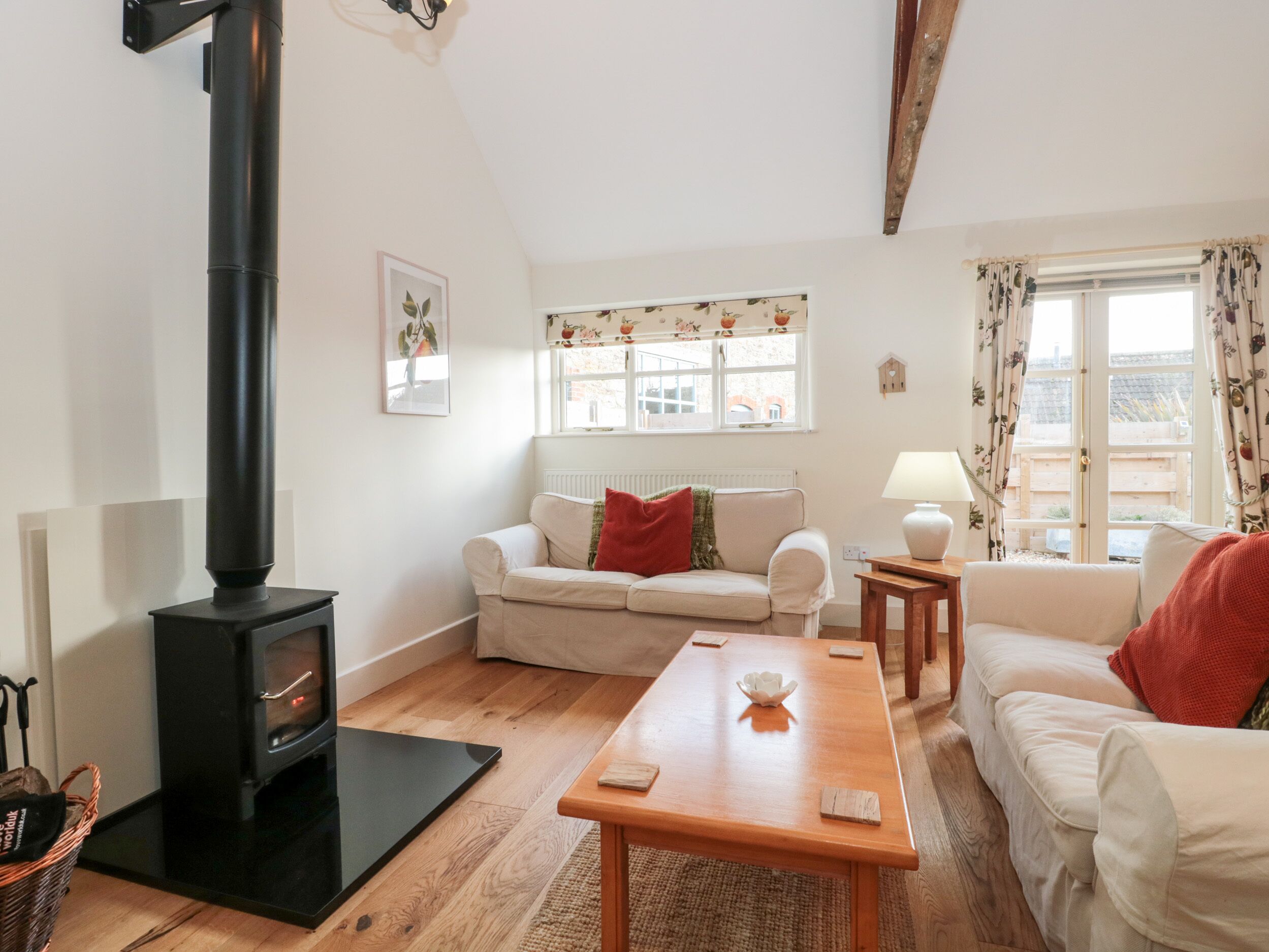 Tom's Barn, Pet Friendly, With A Garden In Yeovil, Somerset - Yeovil