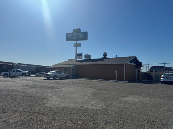Airport Motel - Kennewick, WA