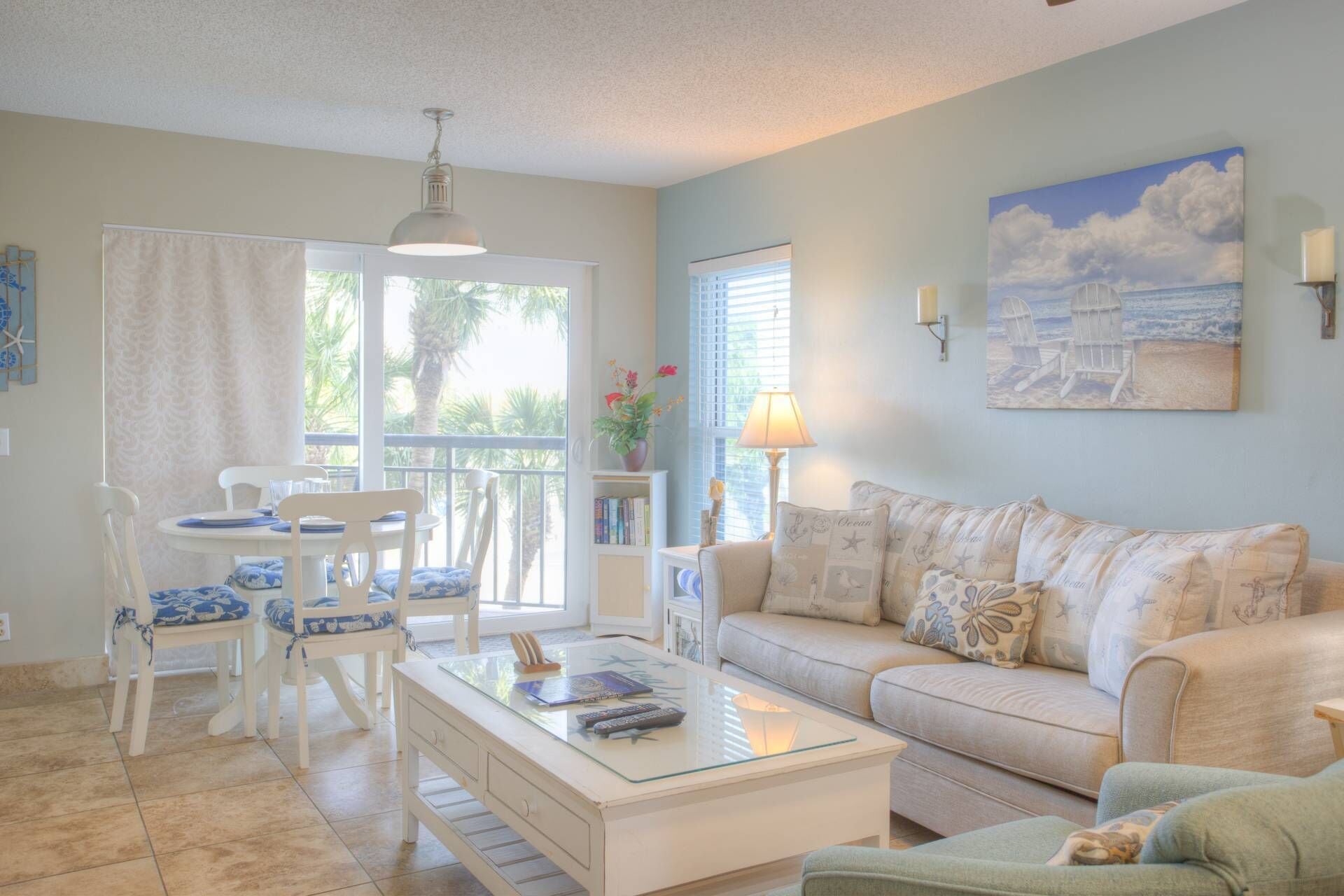 Modern Building In Heart Of St Pete Beach. Heated Pool. Close To Great Restaurants, Bars, Shopping. - St. Pete Beach, FL