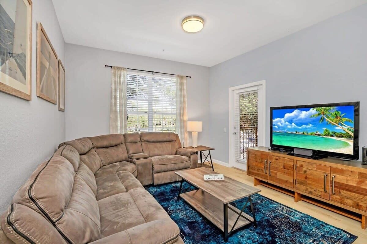 Vista Cay Resort Condo Near Parks & Convention - Winter Garden, FL