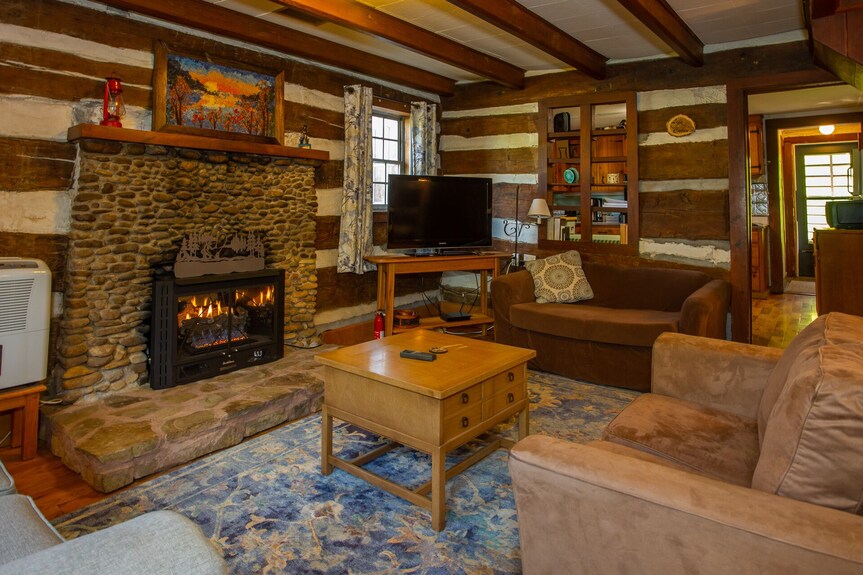 Pheasant Tail | Cabin On The South Holston River - Bristol, TN