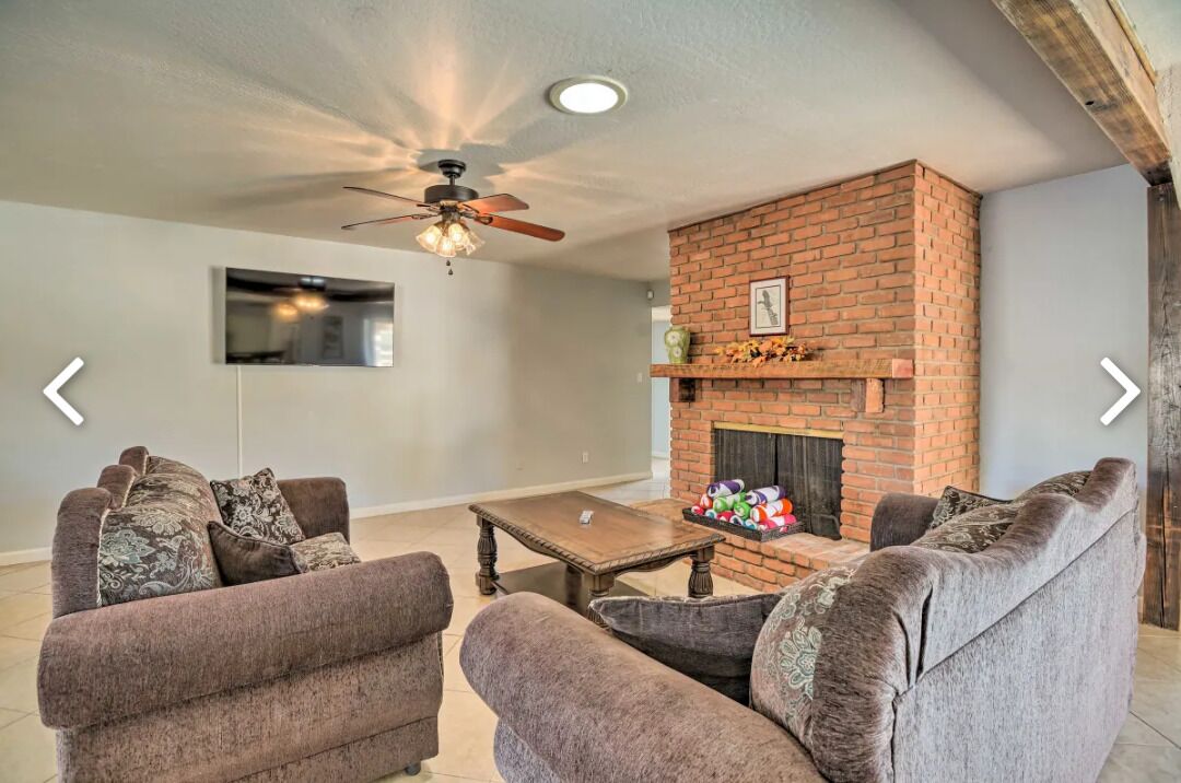 Beautiful 4 Bedroom 2 Bathroom With Pool And Pool Table For Your Entertainment - 格蘭岱爾