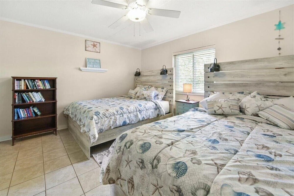 1 Bedroom Ocean Block Condo, Steps To The Beach! - Bethany Beach, DE