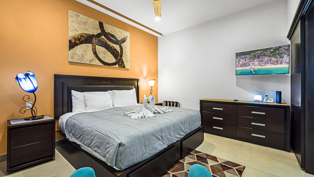 The Park Penthouse W/ Ocean View 1 Block To Malecon - Puerto Vallarta