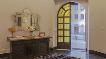 Entrada (vista interior)