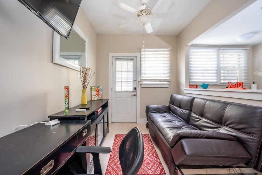 Beach Apt #4 - Studio W Kitchen, Bath, Lr, & Patio - Asbury Park, NJ