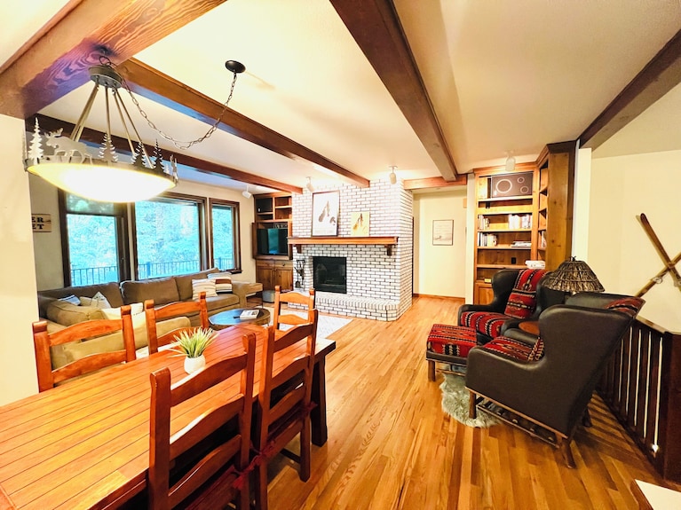 Mather Chalet In The Heart Of Mccall +3000 Sq Ft, Game & Bunk Room, 2 Fireplaces - McCall, ID