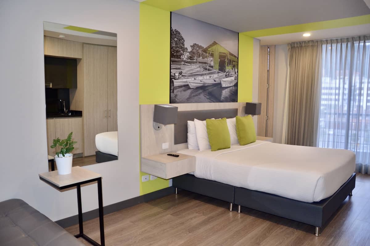 Quarto standard | Cofres nos quartos, individualmente mobiliados, cortinas blackout