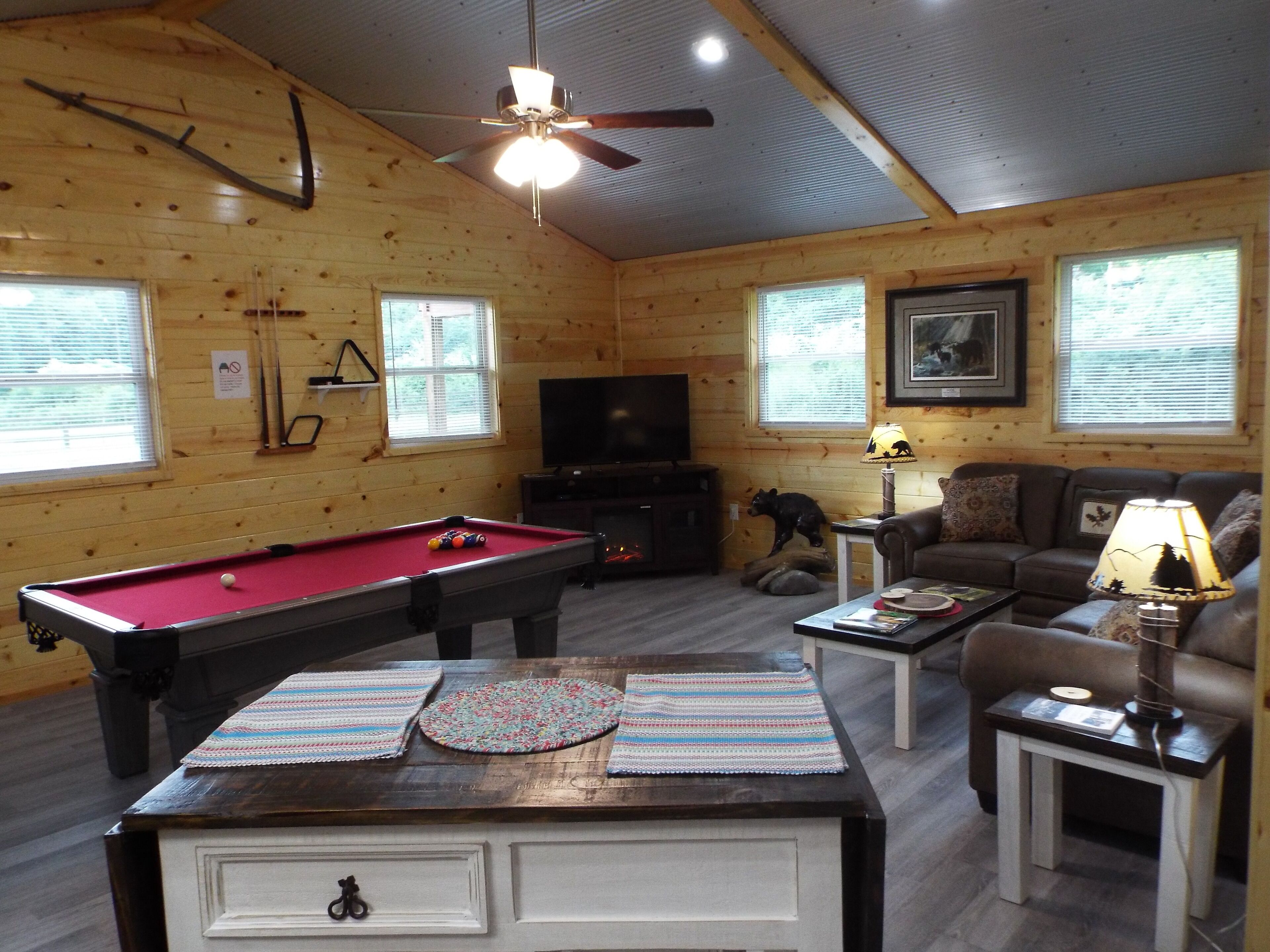 Brand New "Mountain Life" No Contact Check In - Tennessee