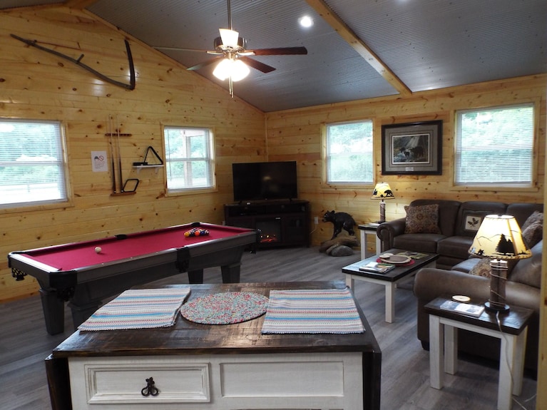 Brand New "Mountain Life" No Contact Check In - Tennessee