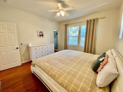 Irvine Spectrum Cozy 3b2.5b Townhouse W/furniture - Irvine, CA