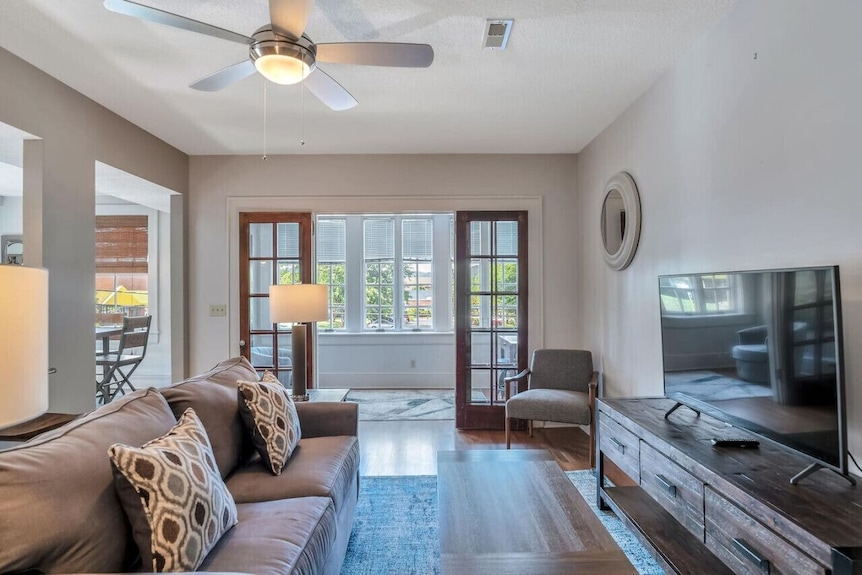 Historic Charlotte Street Condo - アシュビル, NC