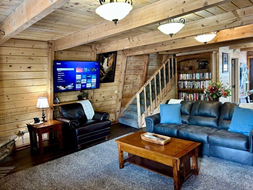 Trailer Parking *Dog Friendly* Fireplace - Henrys Lake, ID