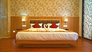 1 quarto, minibar, secretária