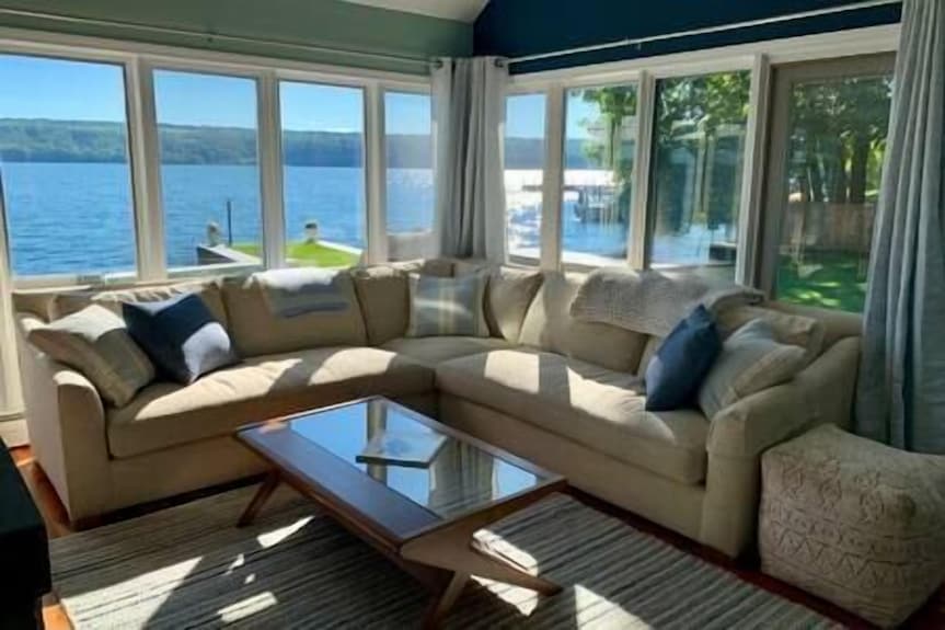 Water's Edge On Cayuga Lake In Ithaca - Ithaca, NY