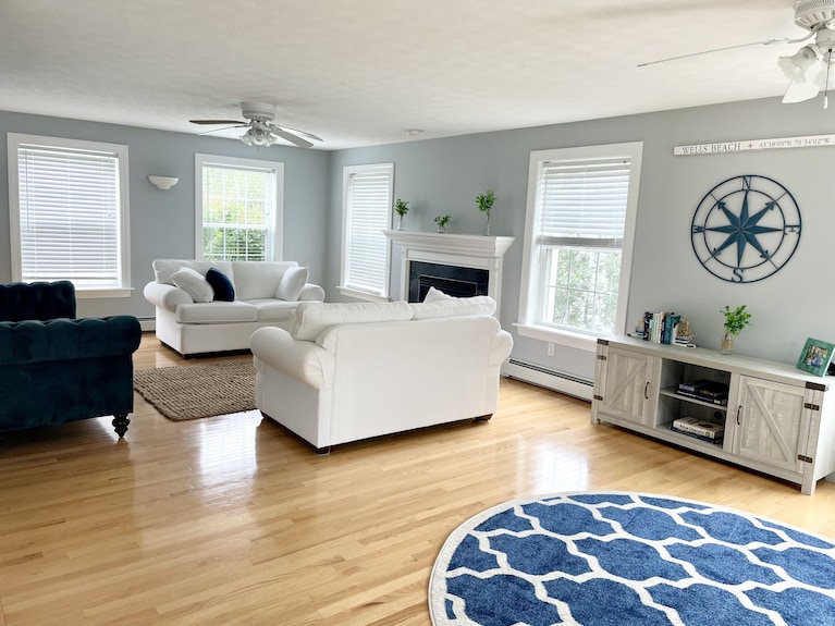 Spacious, Well-appointed Home For Large Groups Close To Beaches And Restaurants! - Sanford, ME