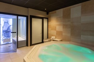 Sauna, banheira de hidromassagem, banho turco 