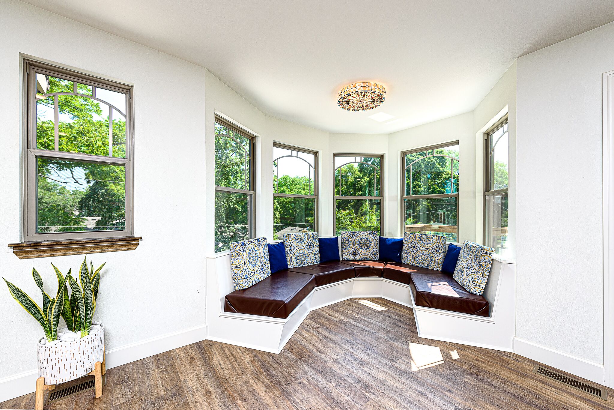 Castle By The Square - 5 Minute Walk To Downtown Bentonville! - Arkansas