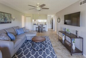 Apartamento, 2 quartos, 2 casas de banho | Sala
